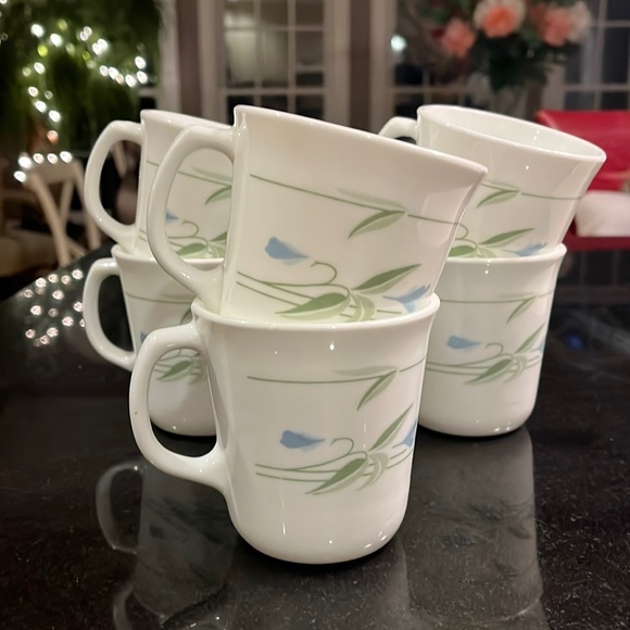 Corningware | Kitchen | Mugcup Blue Wreath Corelle By Corning Total Of ...